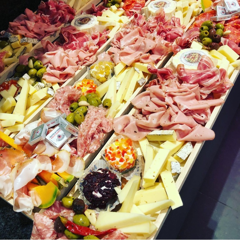 Tagliere Misto – Charcuterie en Kaasschotel 25 €/pp – Carlo Leoni